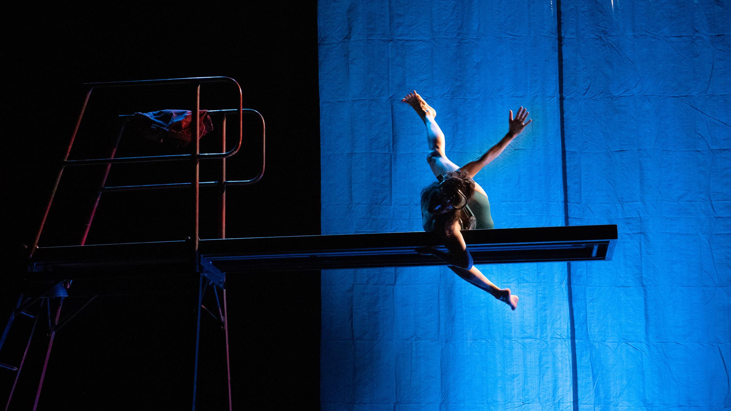 Plonger - Sarah Devaux / Cie Les Menteuses | La maison de la culture de Tournai